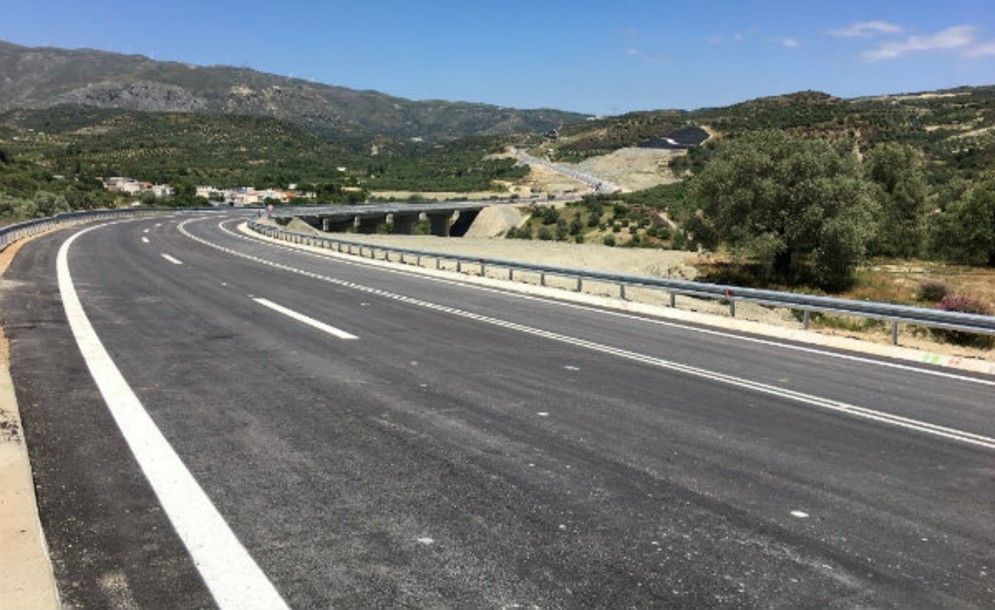 Απαγόρευση κυκλοφορίας φορτηγών άνω των 3,5 τόνων κατά την περίοδο ...